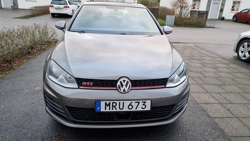 Begagnad 2015 VW Golf VII GTI 230 HK Halvkombi – 51168 Hyssna (Företag ...