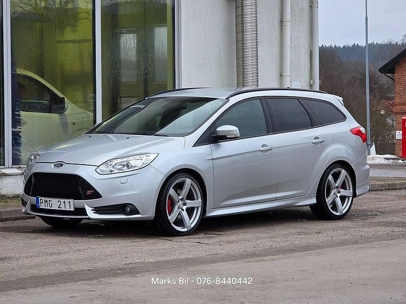 Begagnad 2013 Ford Focus ST 250 HK Kombi – Västra Götaland (Företag ...