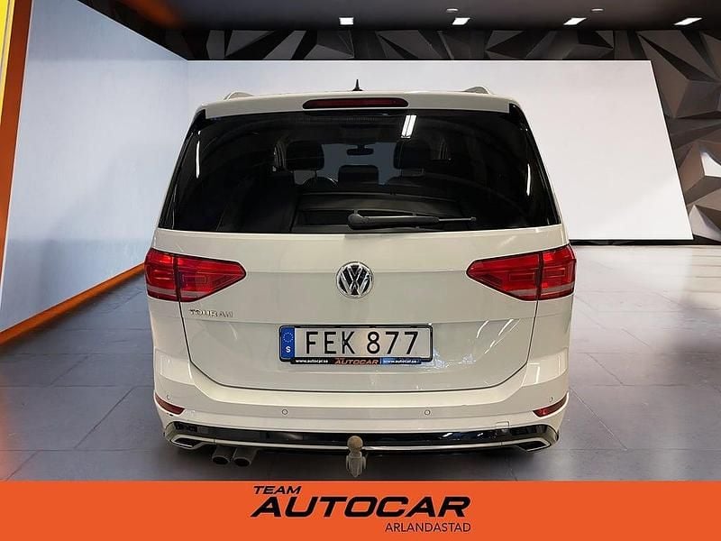 Begagnad 2018 VW Touran R-line 150 HK Minibuss – 195 61 Arlandastad ...