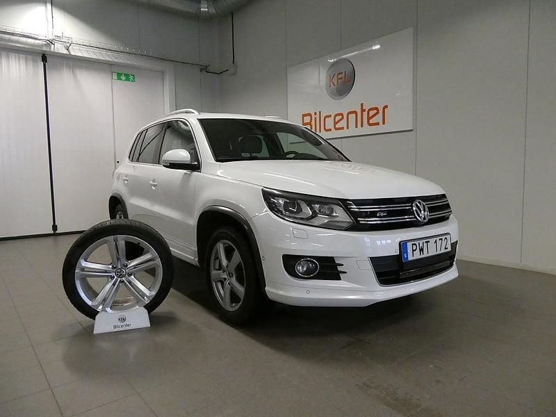 Begagnad 2015 VW Tiguan R-line 184 HK SUV – Södermanland (Företag ...