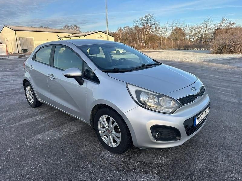 Begagnad 2013 Kia Rio 109 HK Halvkombi – 58571 Ljungsbro (Företag) – 42 ...