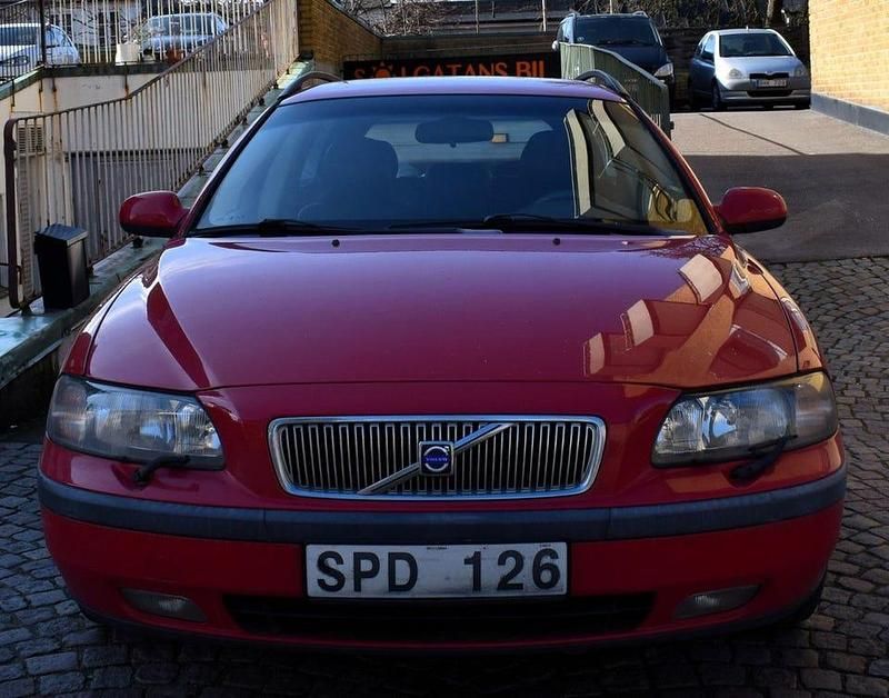 Begagnad 2001 Volvo V70 140 HK Kombi – 24330 Höör (Företag) – 13 800 kr ...