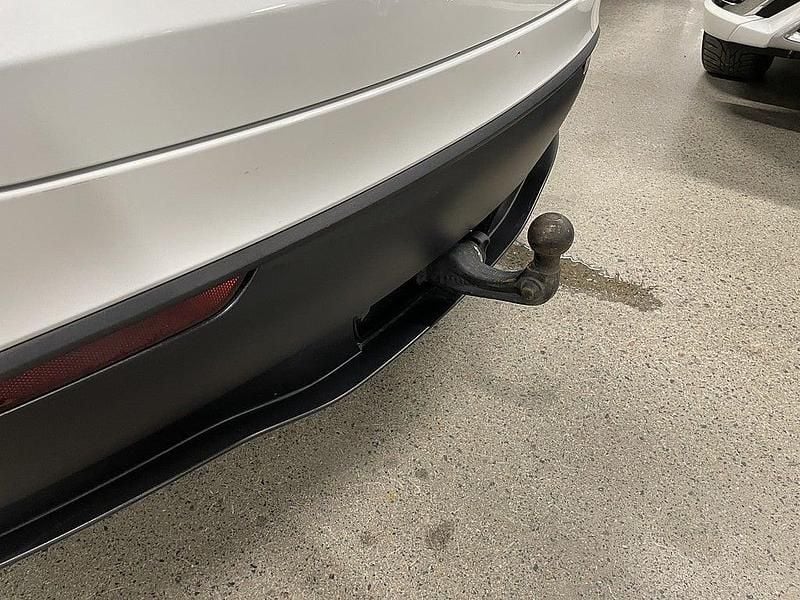 Begagnad 2023 Tesla Model Y Long Range AWD 514 HK SUV – Norrbotten ...