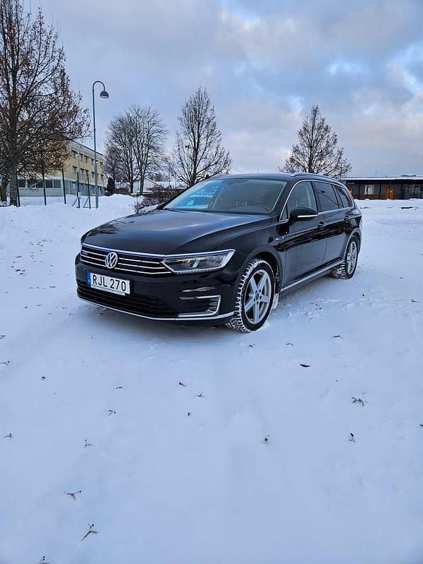 Begagnad 2017 VW Passat GTE 218 HK Kombi – 69141 Karlskoga (Företag ...