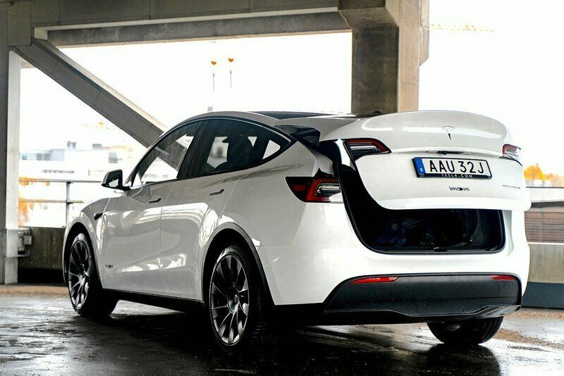 Såld Tesla Model Y Long Range AWD ., begagnad 2021, 0 mil i Nacka Strand