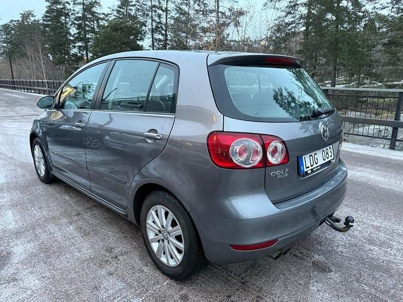 Begagnad 2011 VW Golf Plus Cross 122 HK Minibuss – 17677 ...