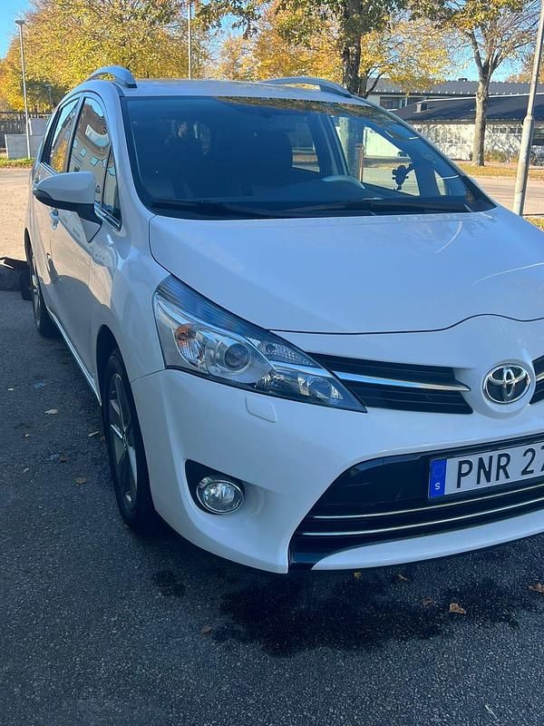 Begagnad 2014 Toyota Verso 147 HK Minibuss – 30221 Halmstad (Företag ...