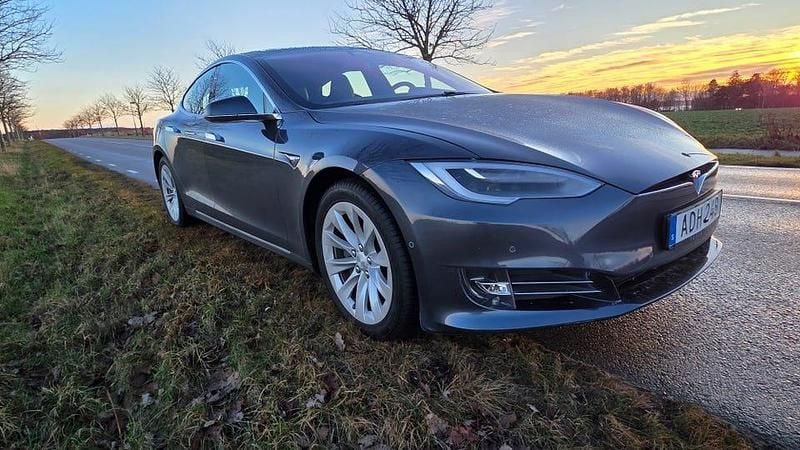 Begagnad 2019 Tesla Model S Long Range AWD 525 HK Halvkombi – 25484 ...