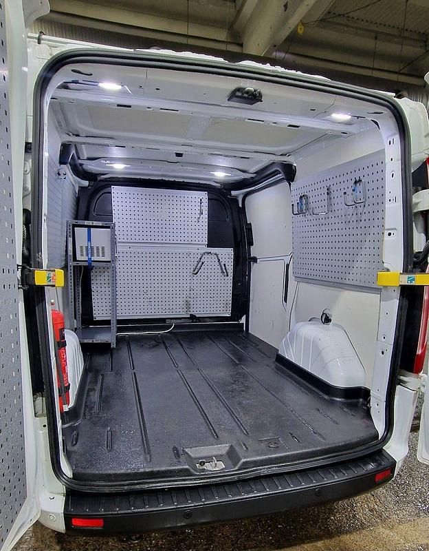 Begagnad 2020 Ford Transit Custom 126 HK – 12545 Älvsjö (Företag) – 210 ...