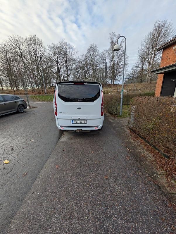 Begagnad 2020 Ford Tourneo 185 HK Minibuss – 58736 Linköping (Företag ...
