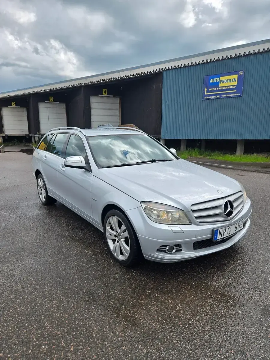 Begagnad Mercedes C180 156 HK (2008) i Tibro - 45 000 kr | AutoUncle
