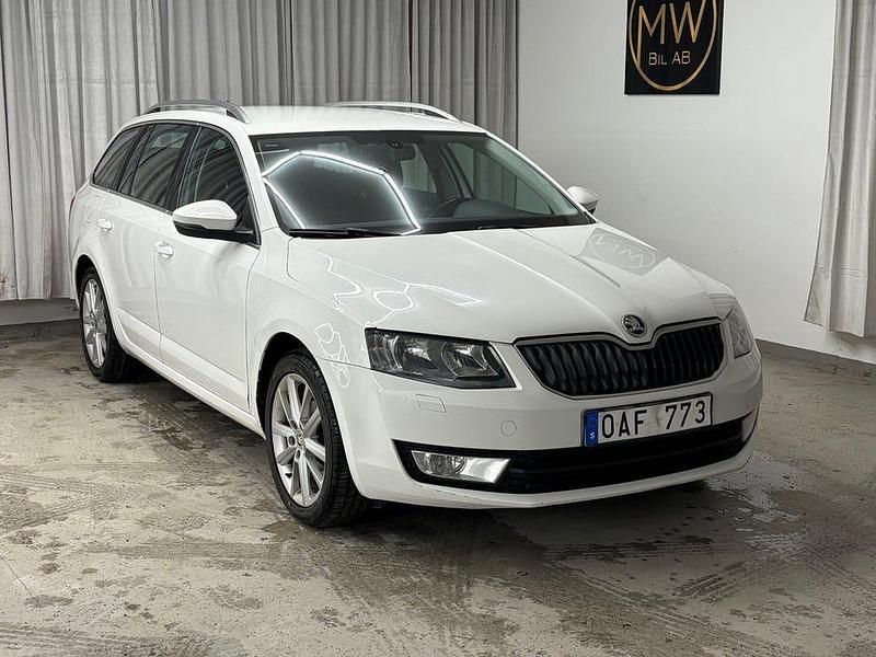 Begagnad 2014 Skoda Octavia Elegance 150 HK Kombi – 68191 Varnumsleden ...