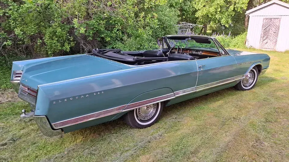 Begagnad Buick Electra 225 330 HK (1965) i Ryssby - 239 000 kr | AutoUncle