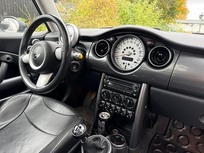 Begagnad 2005 Mini Cooper 116 HK Halvkombi – 30576 Getinge (Företag ...