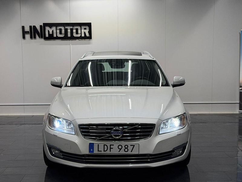 Begagnad 2015 Volvo V70 Summum 181 HK Kombi – 75473 Uppsala (Företag ...