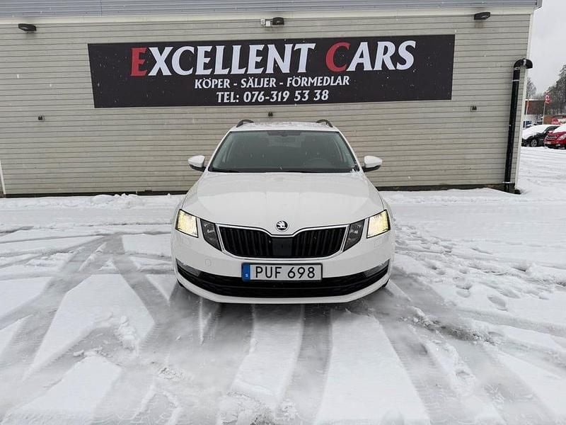 Begagnad 2018 Skoda Octavia Ambition 116 HK Kombi – Östergötland ...