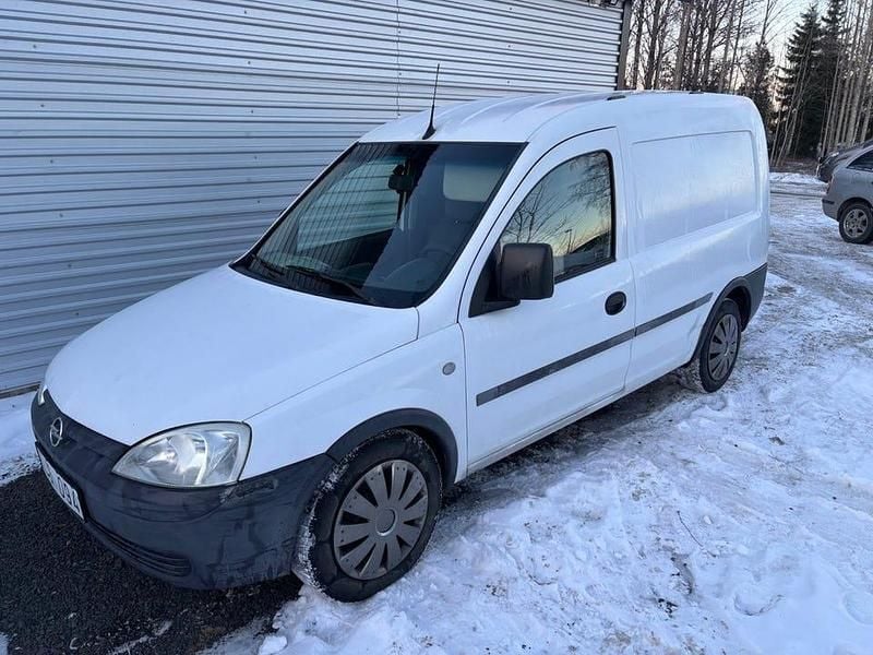 Begagnad 2003 Opel Combo 65 HK – 57143 Norra Målen Hagalund , Nässjö ...