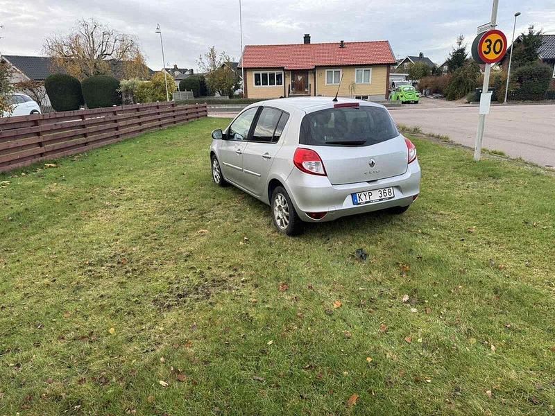 Begagnad 2011 Renault Clio 75 HK Halvkombi – Halland (Privat) – 24 900 ...
