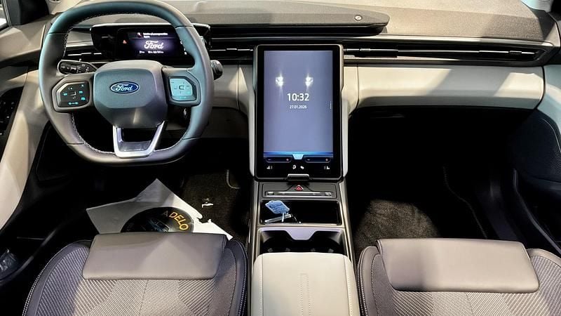 Ny 2025 Ford Explorer Extended Range 286 HK SUV – 754 54 Uppsala ...