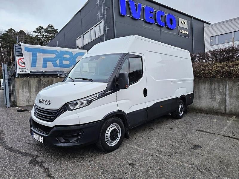 Begagnad 2022 Iveco Daily 136 HK Van – 42130 Ingela Gathenhielms gata ...