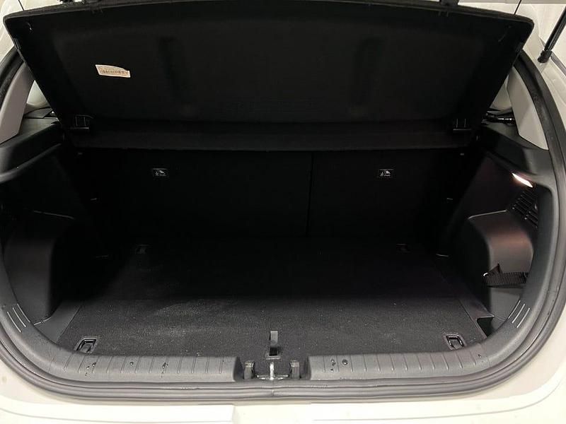 Begagnad 2022 Hyundai i20 Essential 84 HK Halvkombi – Östergötland ...