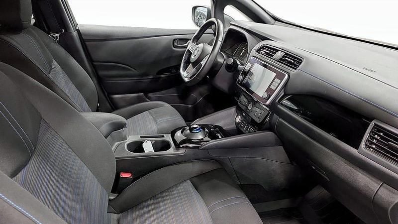 Begagnad 2022 Nissan Leaf N-Connecta 150 HK Halvkombi – 45176 ...