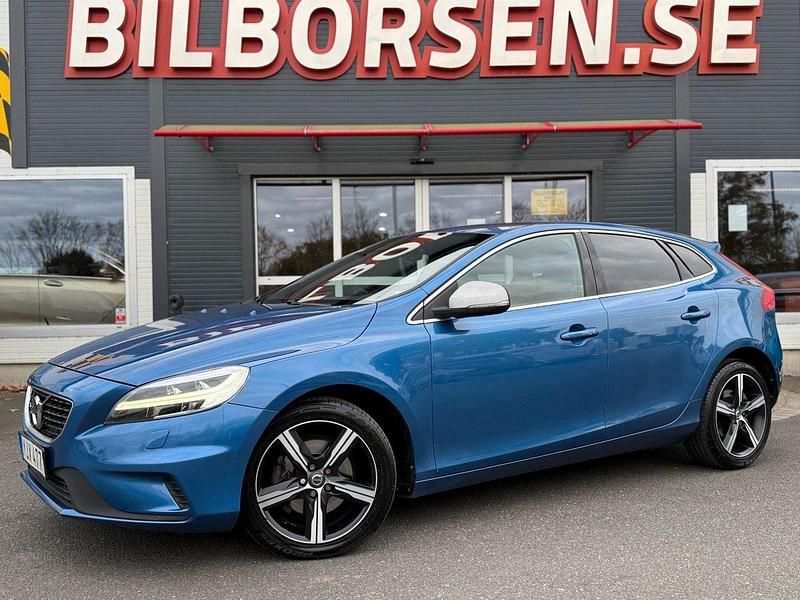 Begagnad 2017 Volvo V40 R-Design 150 HK Kombi – Skåne (Företag) – 179 ...