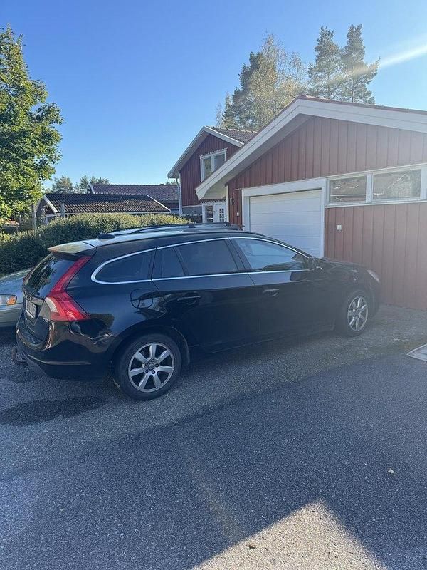 Begagnad 2013 Volvo V60 Momentum 136 HK Kombi – (Privat) – 60 000 kr (Superpris) | AutoUncle