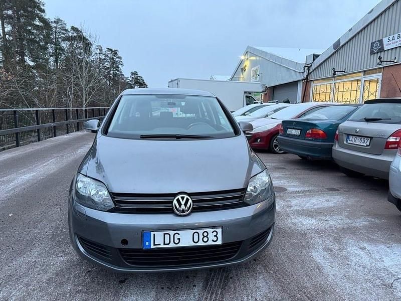 Begagnad 2011 VW Golf Plus Cross 122 HK Minibuss – 17677 ...