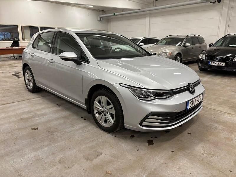 Begagnad 2022 VW Golf VIII 131 HK Halvkombi – Västra Götaland (Företag ...