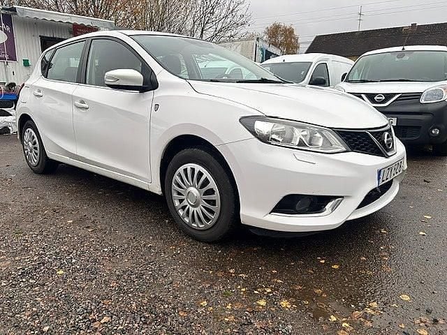 Begagnad 2015 Nissan Pulsar 116 HK Halvkombi – Östergötland (Företag ...