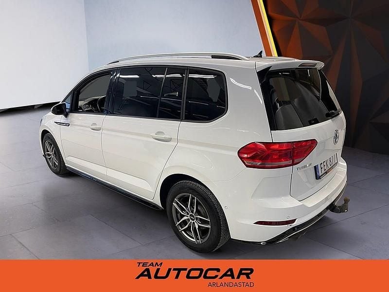 Begagnad 2018 VW Touran R-line 150 HK Minibuss – 195 61 Arlandastad ...