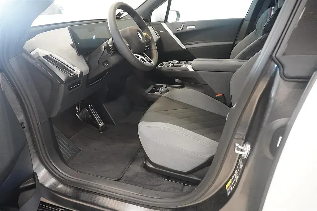 Ny BMW iX Efficient Dynamics 544 HK (2026) i , SKÖVDE - 1 070 400 kr ...