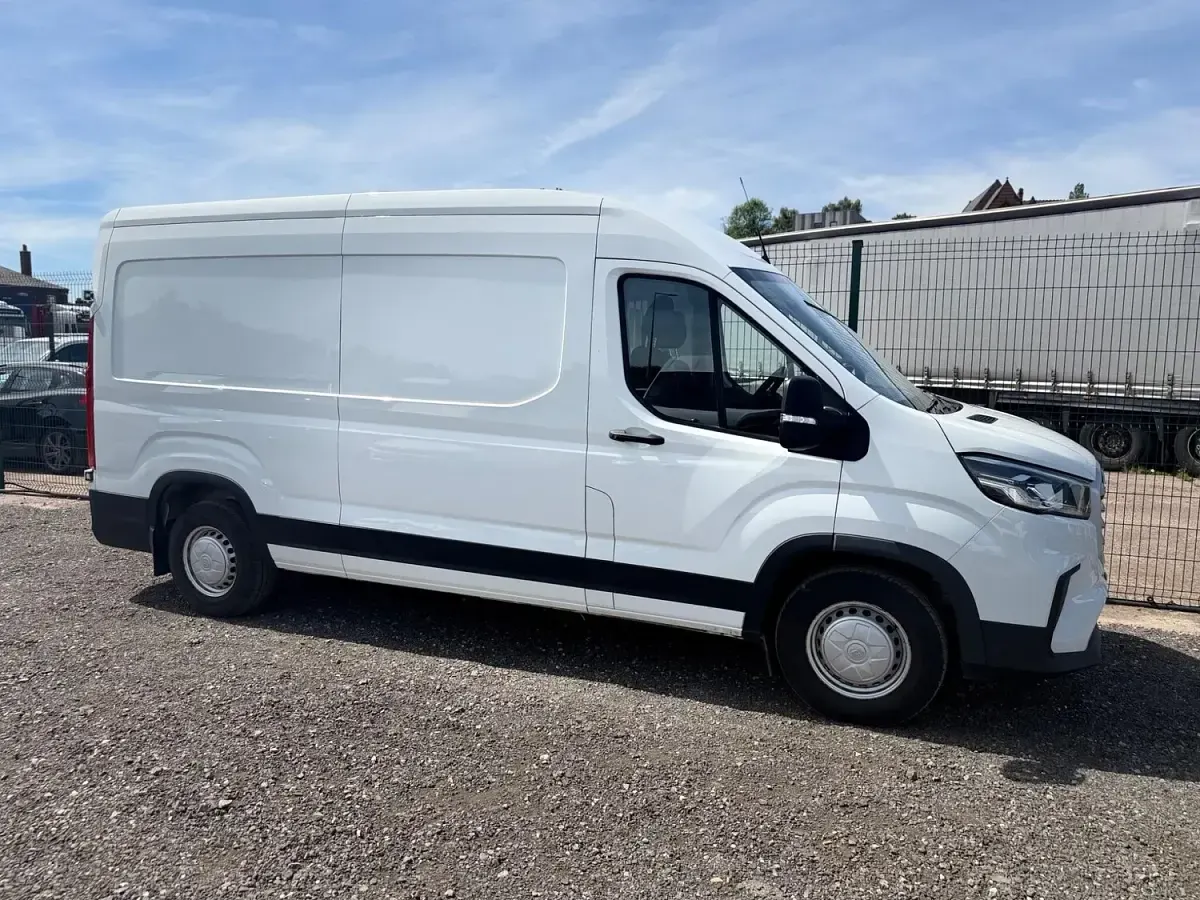 Used Maxus V90 (2023) in Stoke-on-Trent - £13,495 | AutoUncle