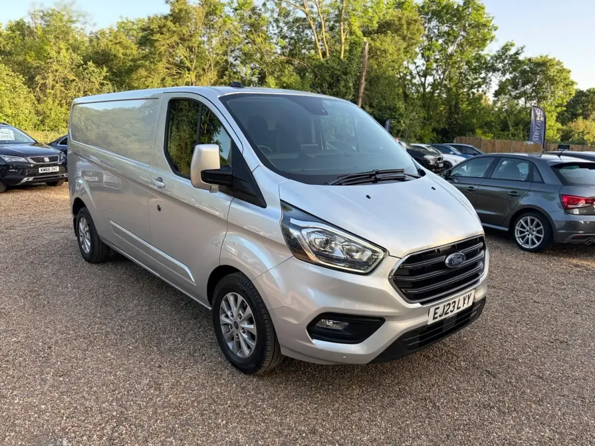 Used Ford Transit Custom Limited 170 HP (2023) in Norwich - £17,250 ...