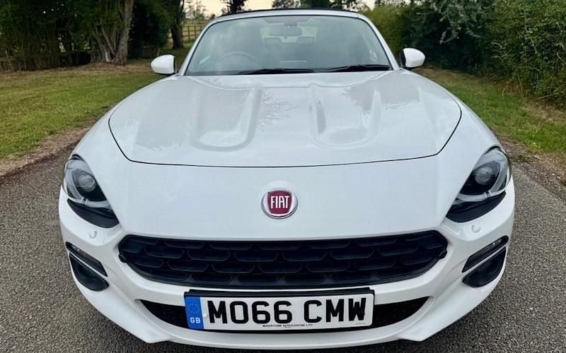 Used 2017 Fiat 124 Spider Lusso Plus 140 HP Cabriolet – Buckinghamshire ...