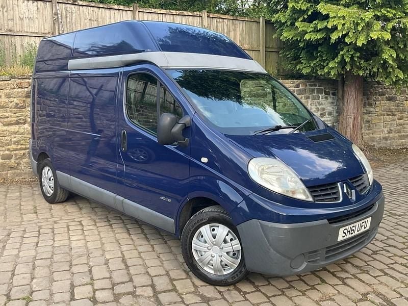 Used 2011 Renault Trafic 115 HP MPV – BB9 5QS Nelson (Dealer) – £5,490 ...