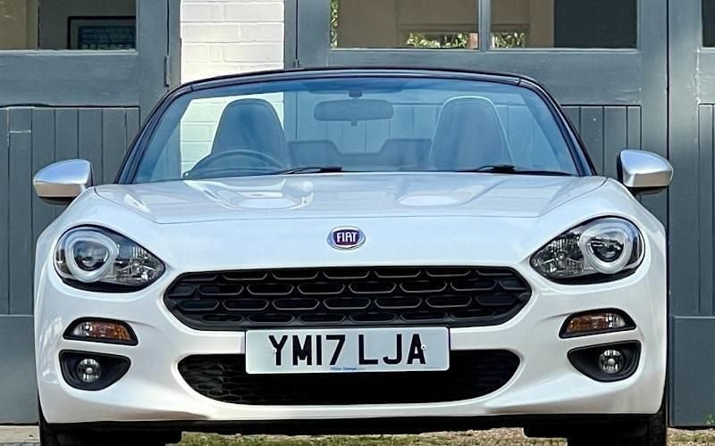 Used 2017 Fiat 124 Spider Lusso 140 HP Cabriolet – West Sussex (Dealer ...