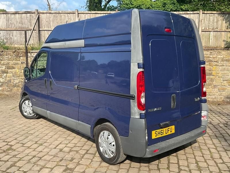 Used 2011 Renault Trafic 115 HP MPV – BB9 5QS Nelson (Dealer) – £5,490 ...