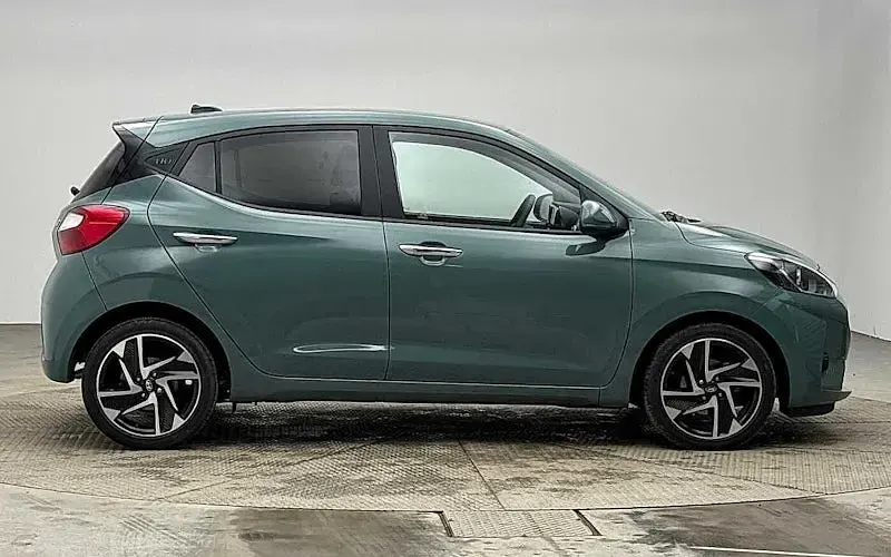 Used Hyundai i10 Premium 79 HP (2025) in Rainham - £15,999 | AutoUncle