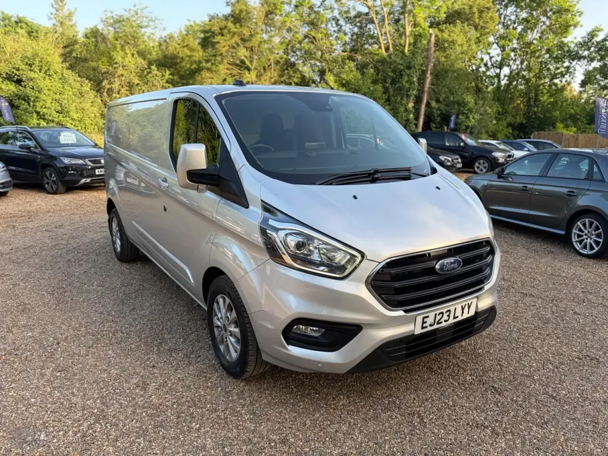 Used Ford Transit Custom Limited 170 HP (2023) in Norwich - £17,250 ...