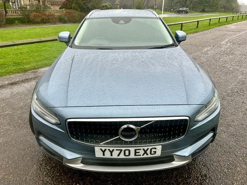 Used 2020 Volvo V90 CC Plus 190 HP Estate – KT24 6AA East Horsley ...