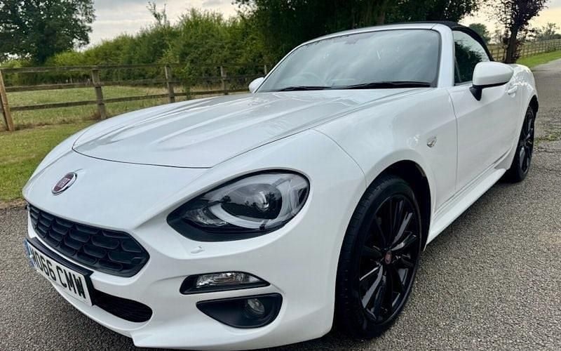 Used 2017 Fiat 124 Spider Lusso Plus 140 HP Cabriolet – Buckinghamshire ...