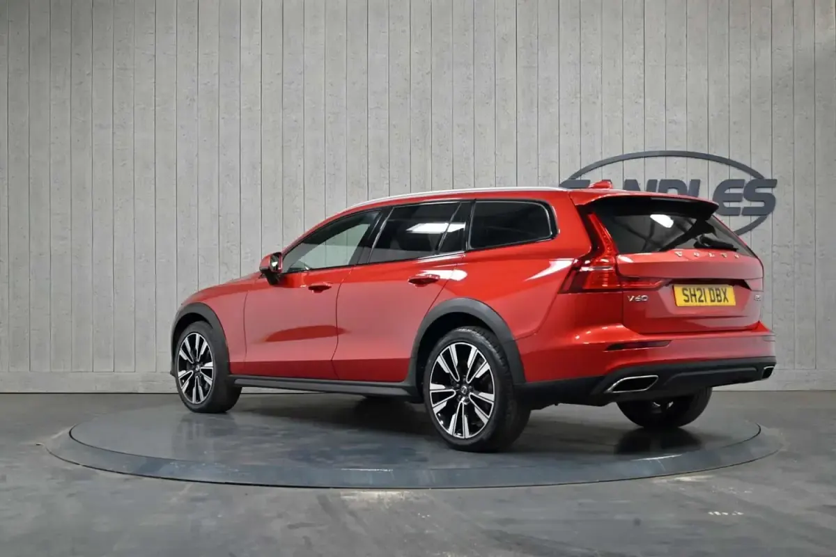 Used Volvo V60 CC (2021) in Kings Lynn - £22,499 | AutoUncle