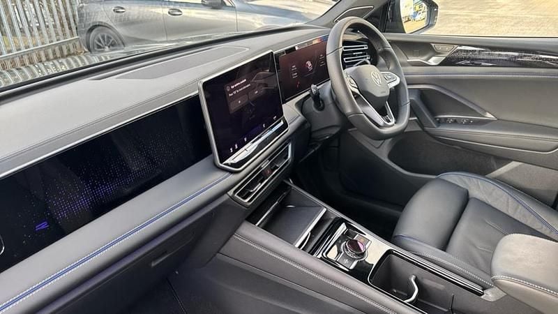 New 2025 VW Tiguan R-line 150 HP SUV – IG10 3TQ Loughton (Dealer) – £ ...