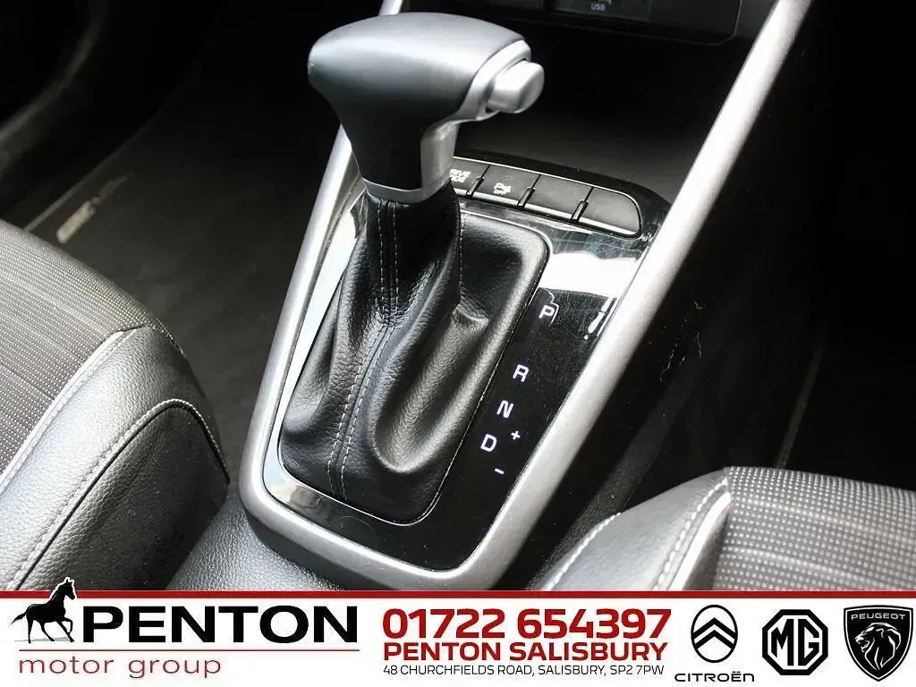 Used Kia Stonic GT-Line 99 HP (2023) in Salisbury - £17,490 | AutoUncle