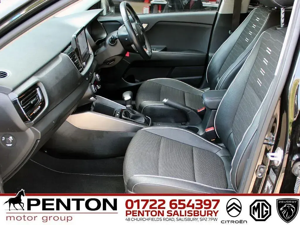 Used Kia Stonic GT-Line 99 HP (2023) in Salisbury - £17,490 | AutoUncle