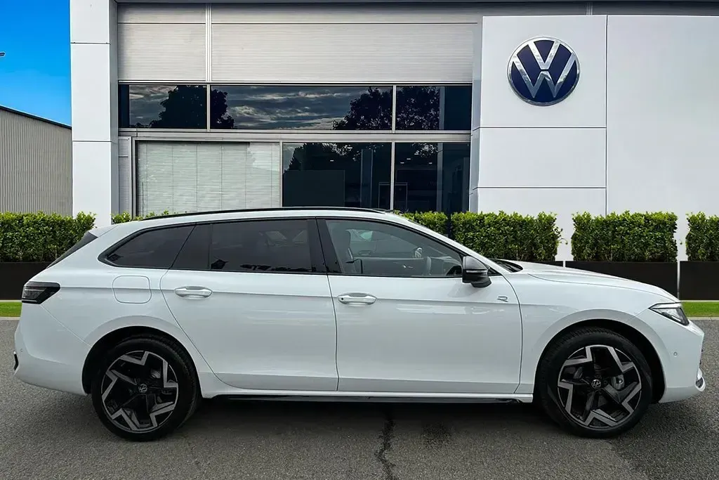 New VW Passat R-line 204 HP (2025) in Crewe Volkswagen - £32,989 ...