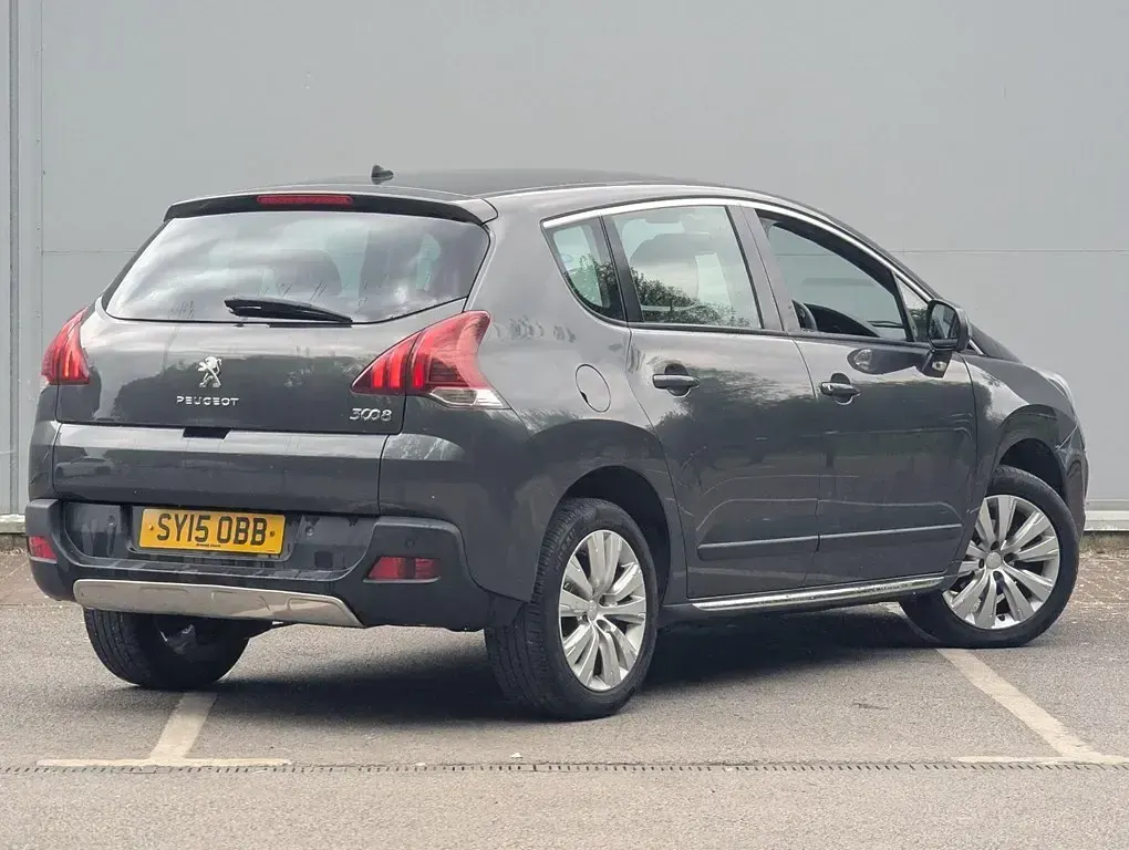 Used Peugeot 3008 Active (2015) in Lancashire - £5,976 | AutoUncle