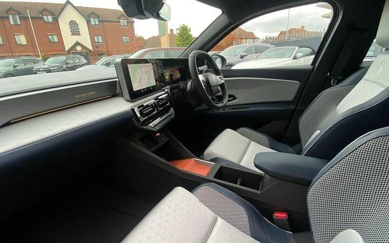 New 2025 Renault 5 E-Tech Komfort 150 HP Hatchback – Hertfordshire ...